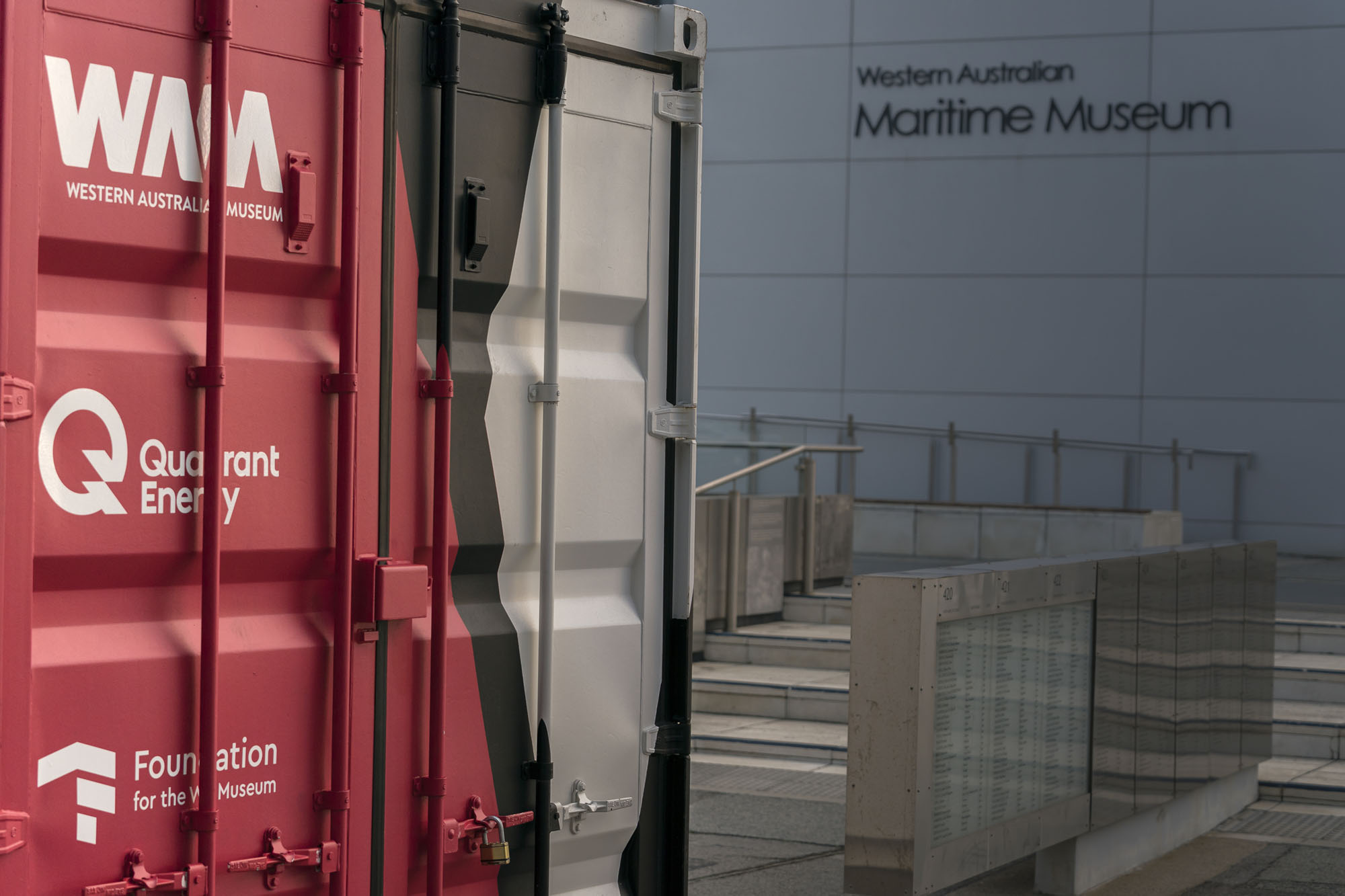 WAM Travelling Sea Container - Publik