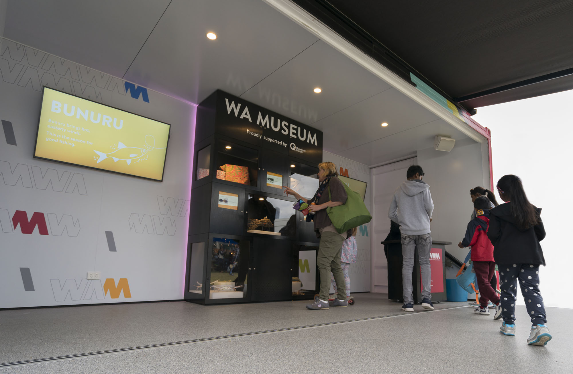 WAM Travelling Sea Container - Publik