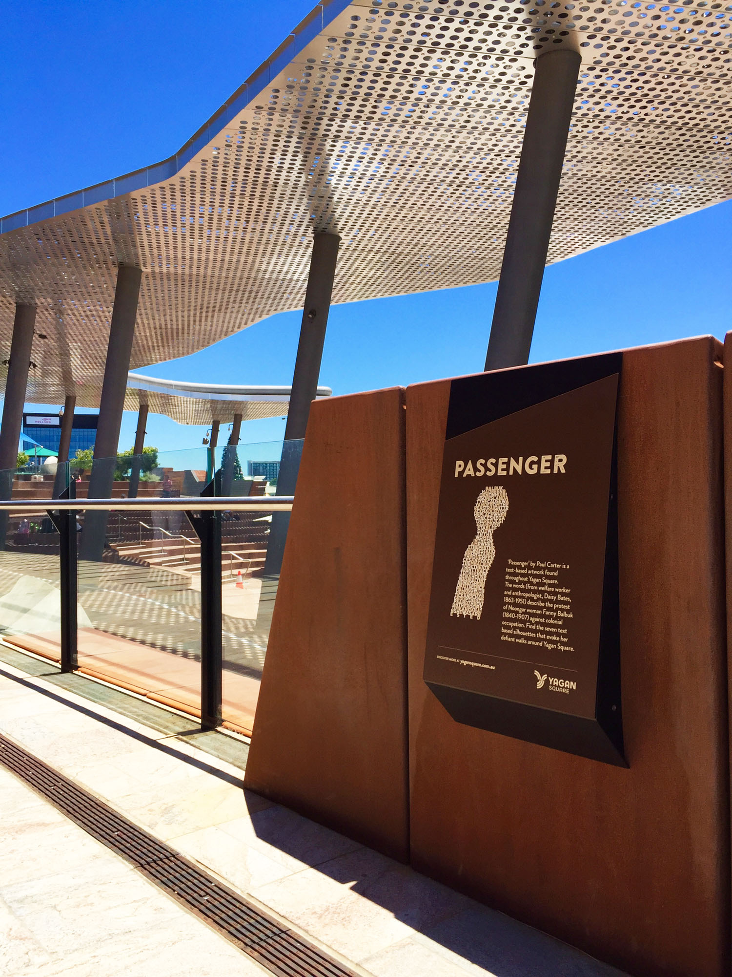 Yagan Square - Publik